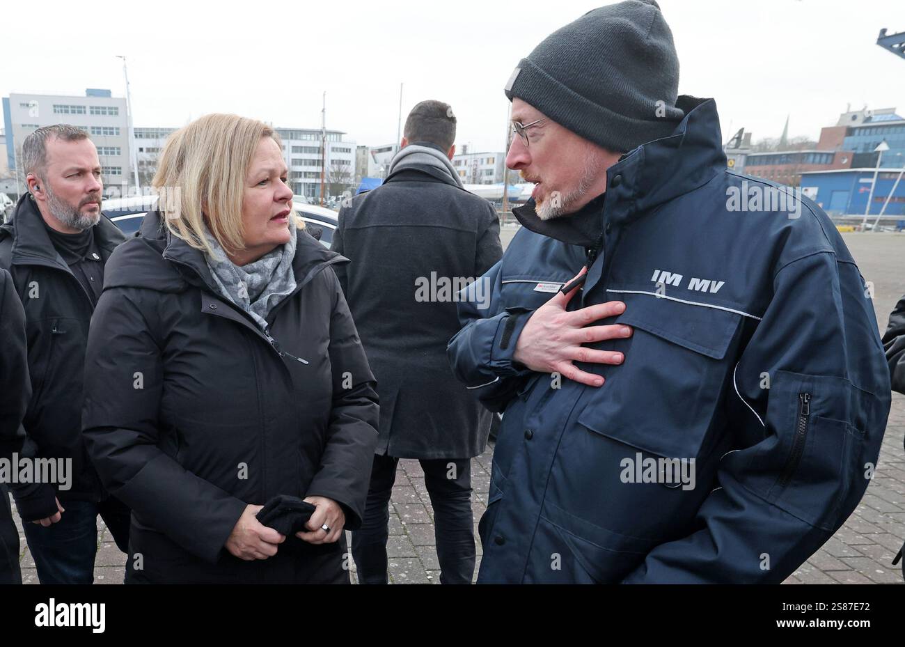 Rostock, Germany. 21st Jan, 2025. Nancy Faeser (SPD, 2nd from left ...