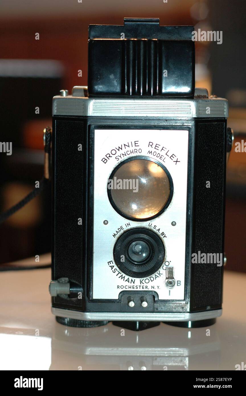 antique twin reflex camera Stock Photo - Alamy