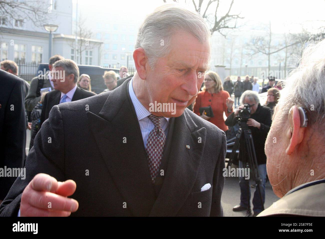Prince Charles, heir to the British throne, tests positive for Covid-19 ...