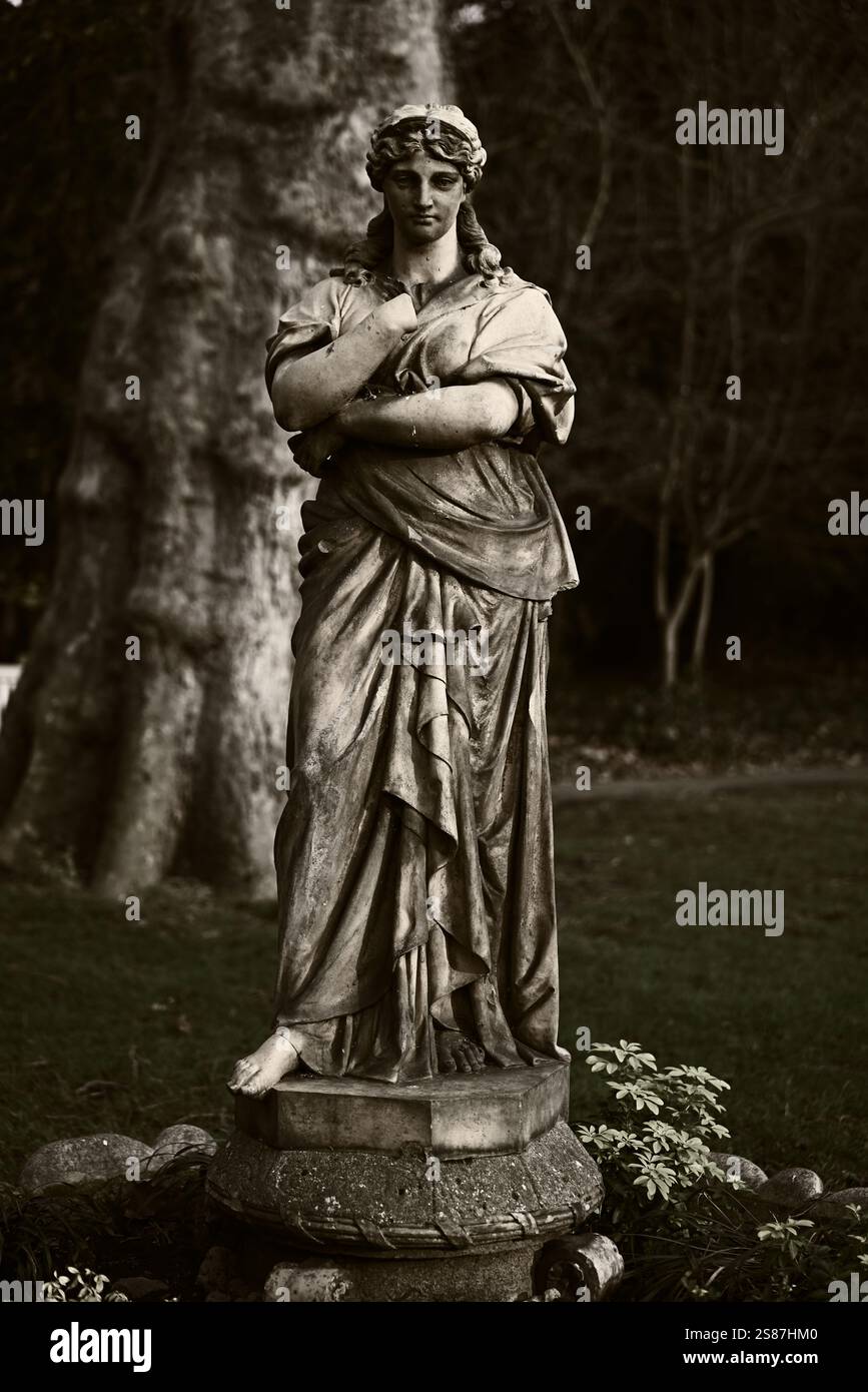 Euterpe statue london hi-res stock photography and images - Alamy
