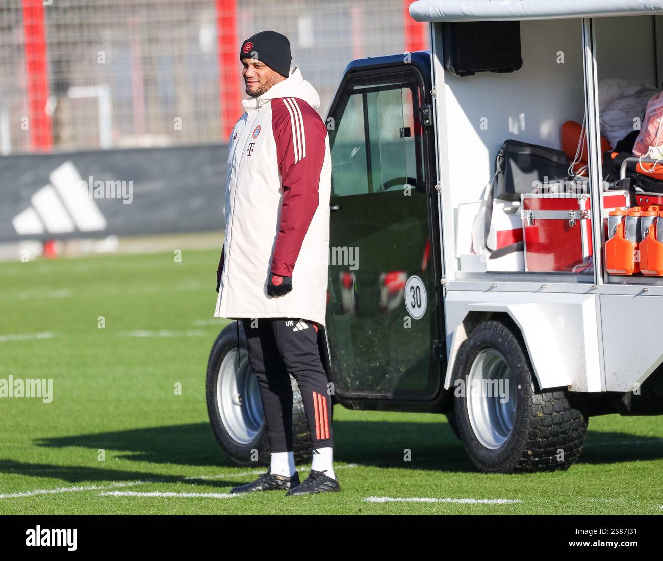 Vincent Kompany (FC Bayern Muenchen, Cheftrainer) beim Training, GER ...