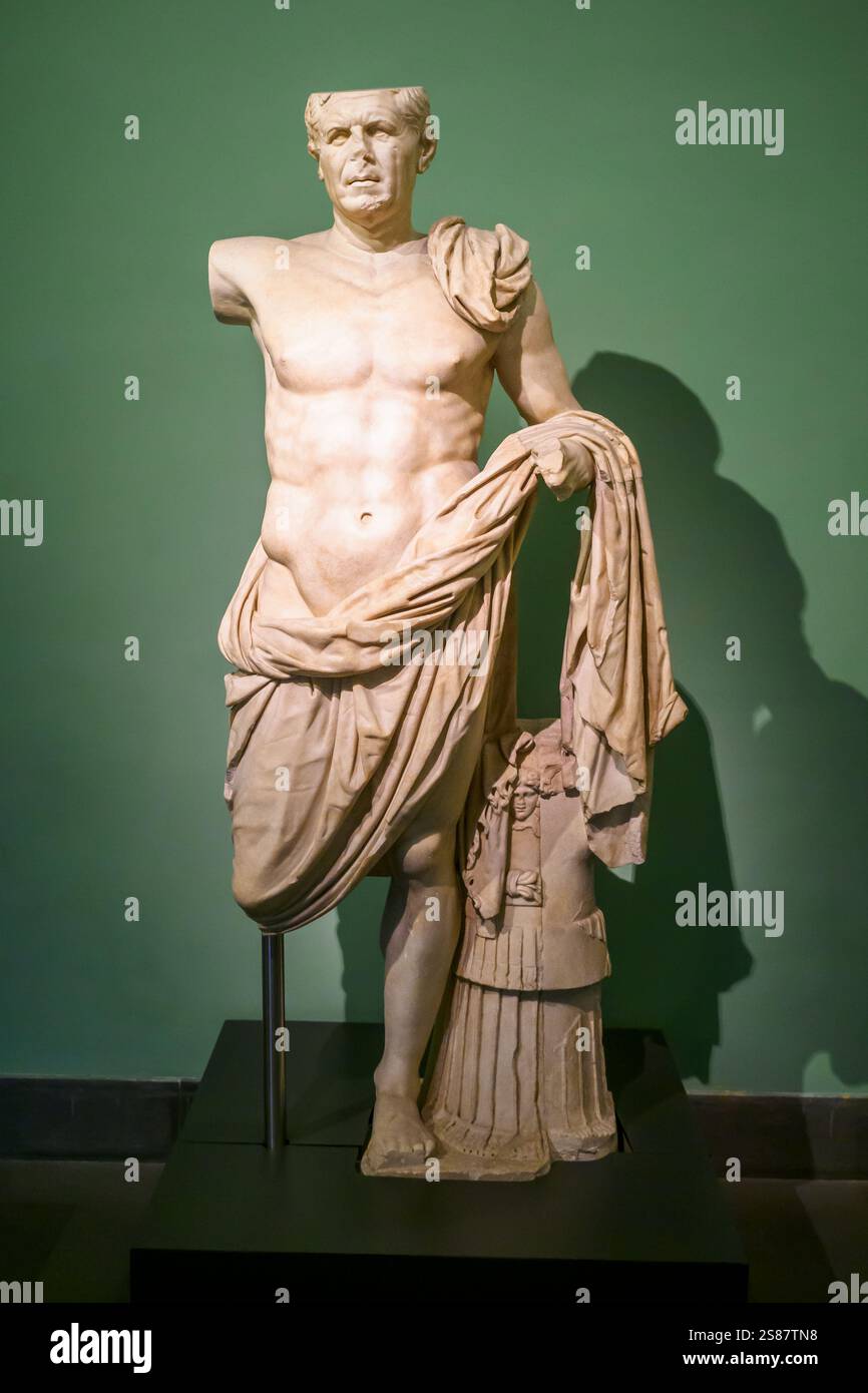 Portrait statue of a Roman leader called General of Tivoli - (90 - 70 ...