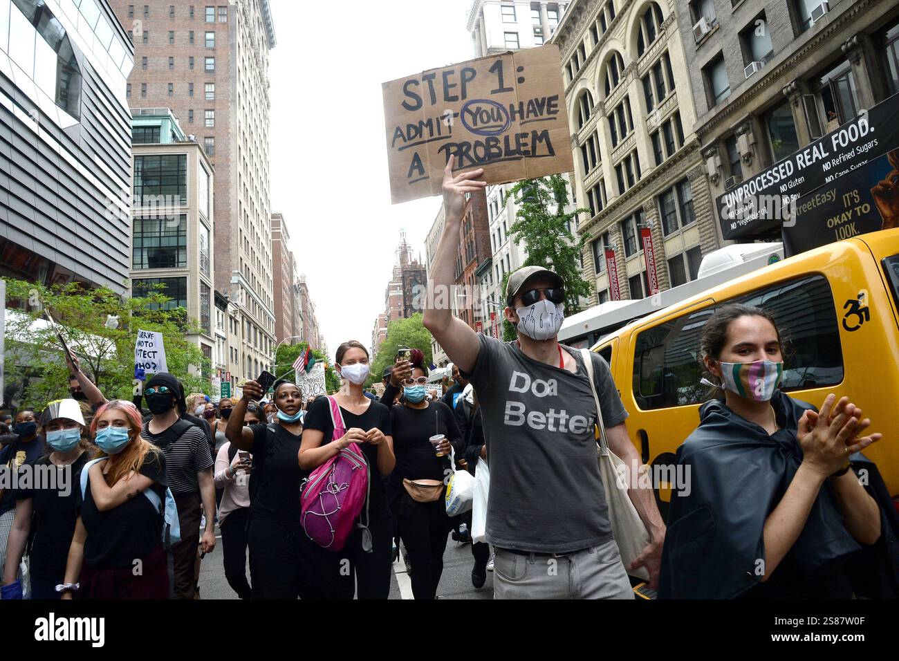 Protesters march on Fifth Avenue from Washington Square Park to Union ...