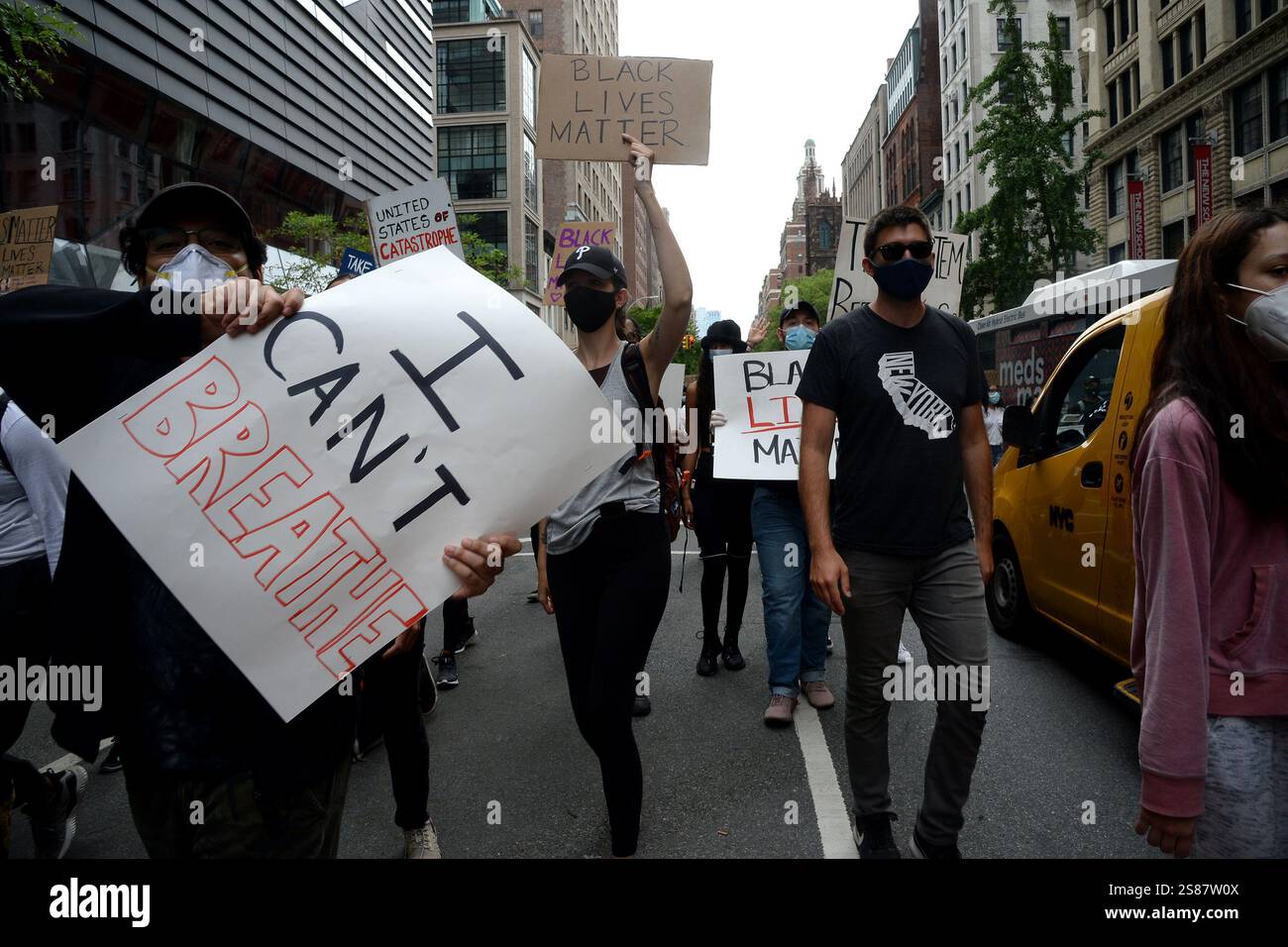 Protesters march on Fifth Avenue from Washington Square Park to Union ...