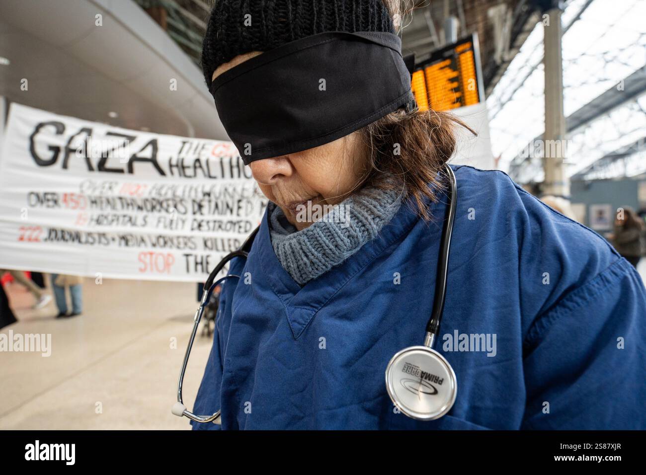 London, England, U.k., 14th Dec 2024. Residents and locals took to the ...