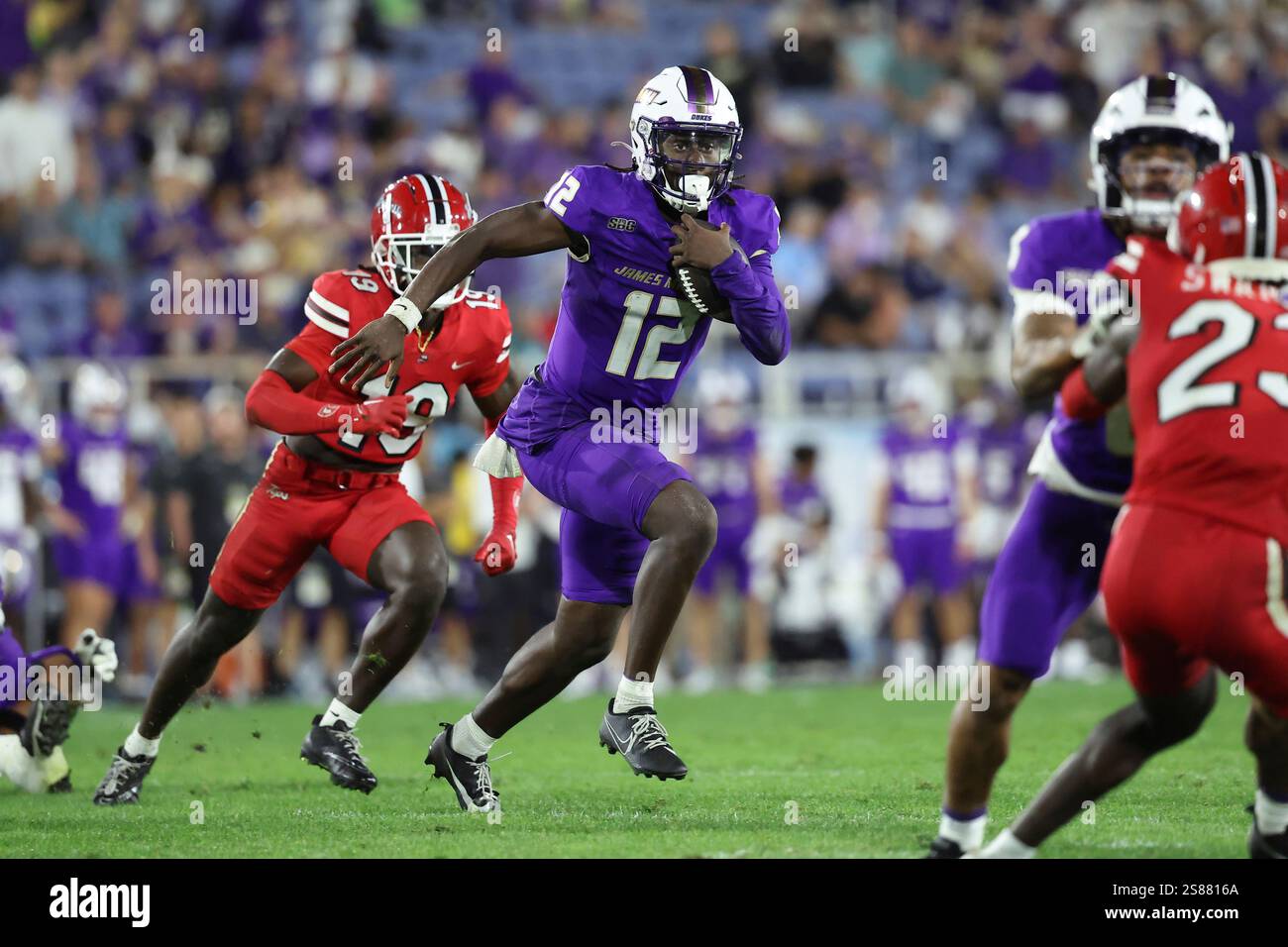 BOCA RATON, FL - DECEMBER 18: James Madison Dukes quarterback JC Evans ...