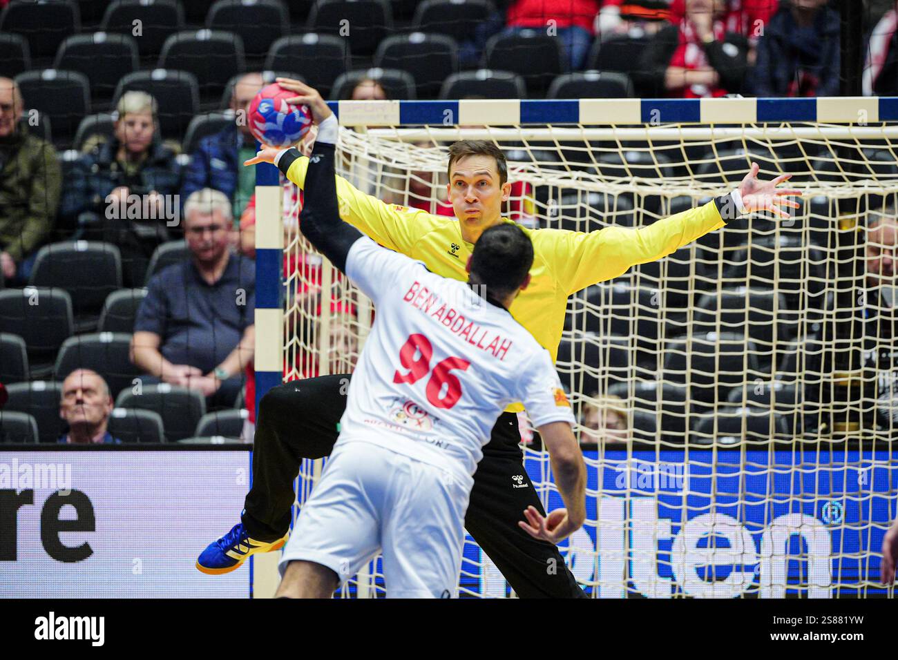 7 Meter Wurf/Tor Anouar Ben Abdallah (Tunesien, #96), Nikola Portner (Schweiz, #16) DEN, Schweiz ...