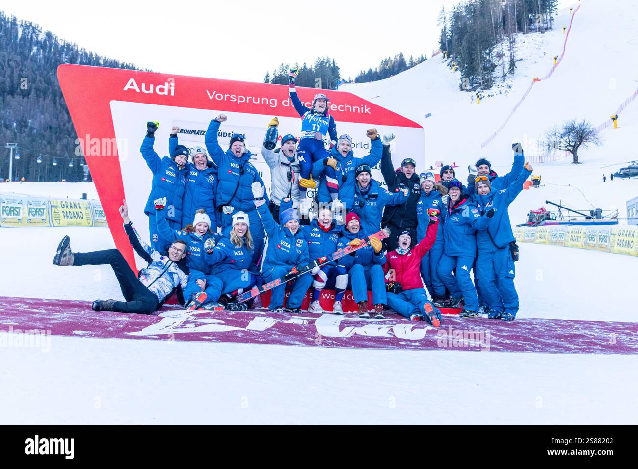 Kronplatz, Italy. 21st Jan, 2025. American Team during AUDI FIS Ski ...