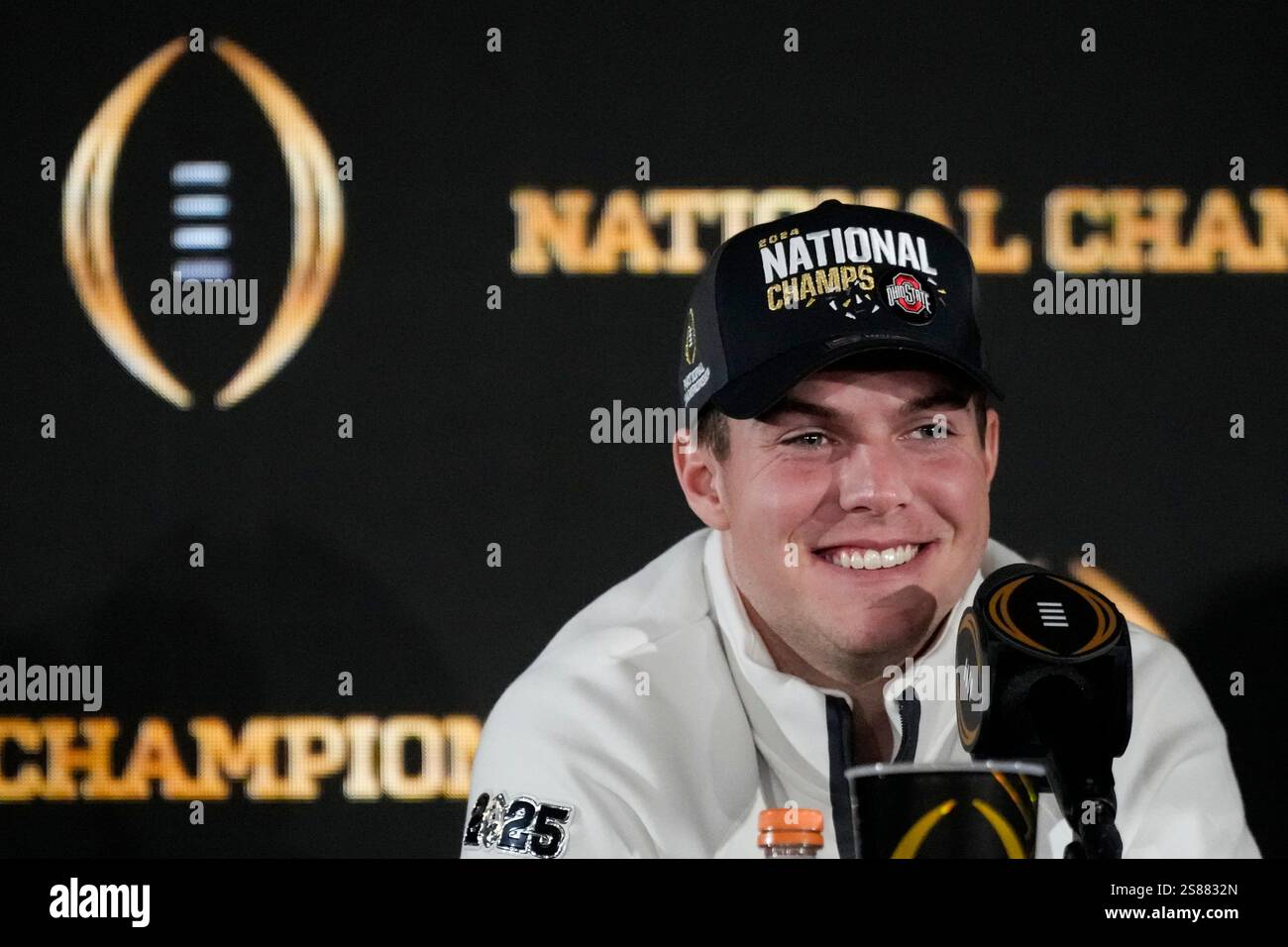 Ohio State quarterback Will Howard smiles during the winners news ...
