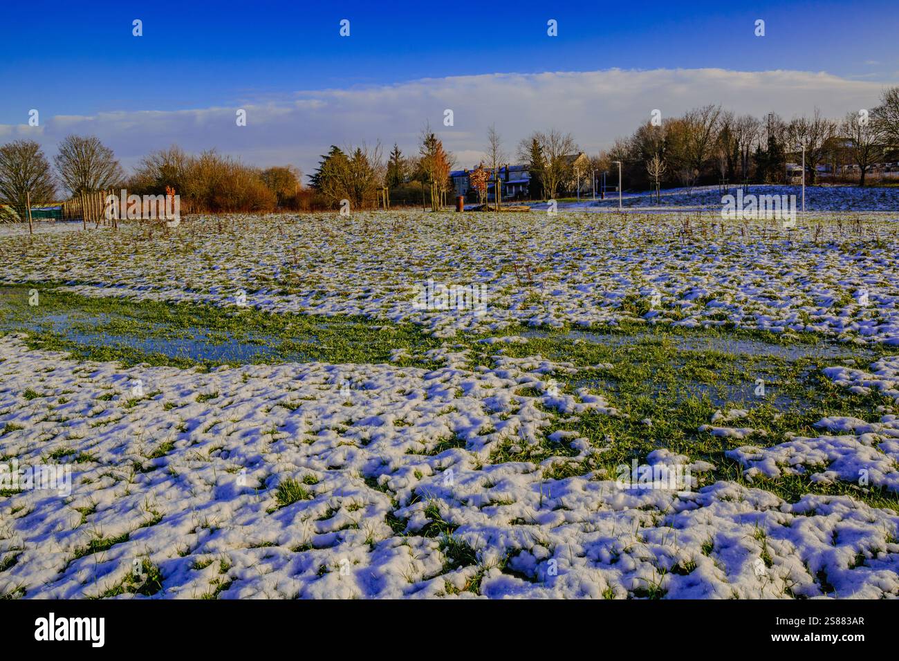 Season winter sun hi-res stock photography and images - Alamy