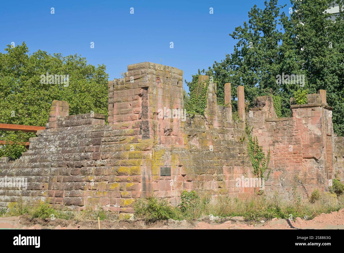 Ruine der Kaiserpfalz, Barbarossaburg, Willy-Brandt-Platz ...