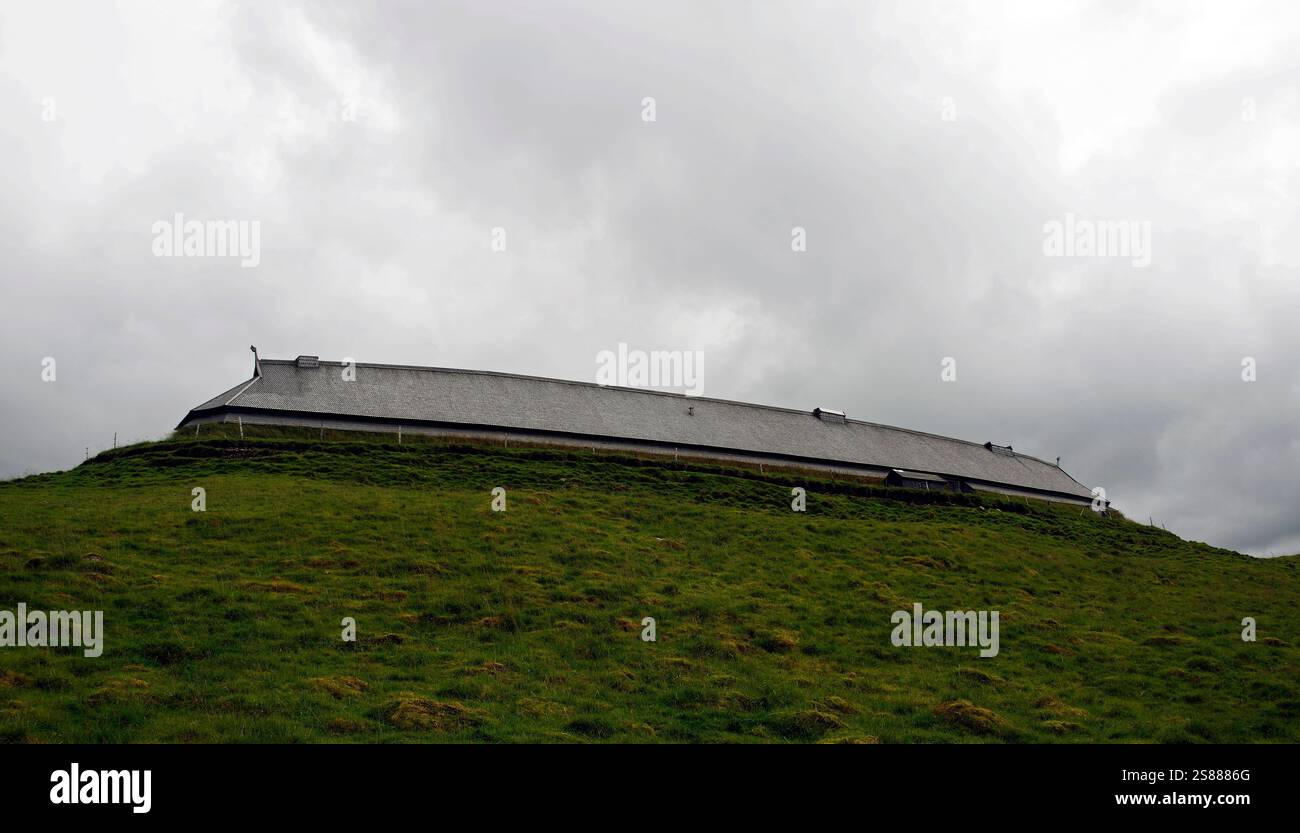 Außenansicht des längsten rekonstruierten Wikinger- Langhaus der Welt ...