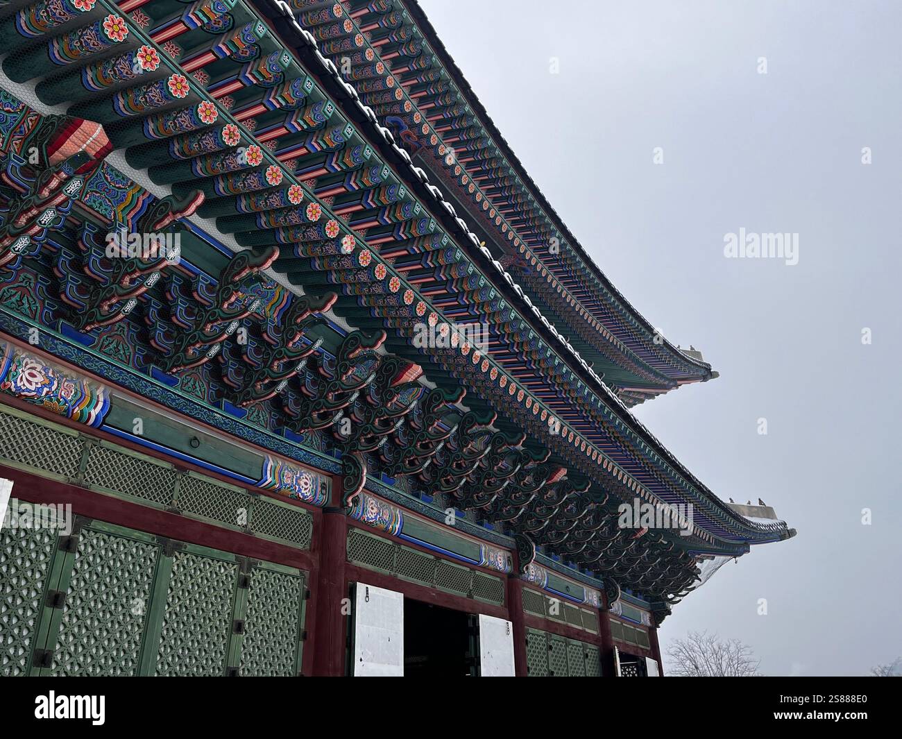 Seoul, South Korea - January 5th, 2025 - Gyeongbokgung palace covered ...