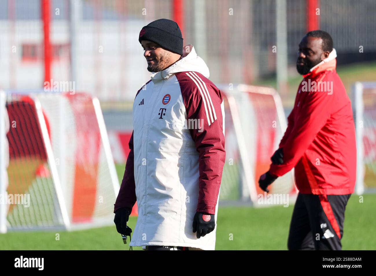 Vincent Kompany (FC Bayern Muenchen, Cheftrainer) beim Training, GER ...