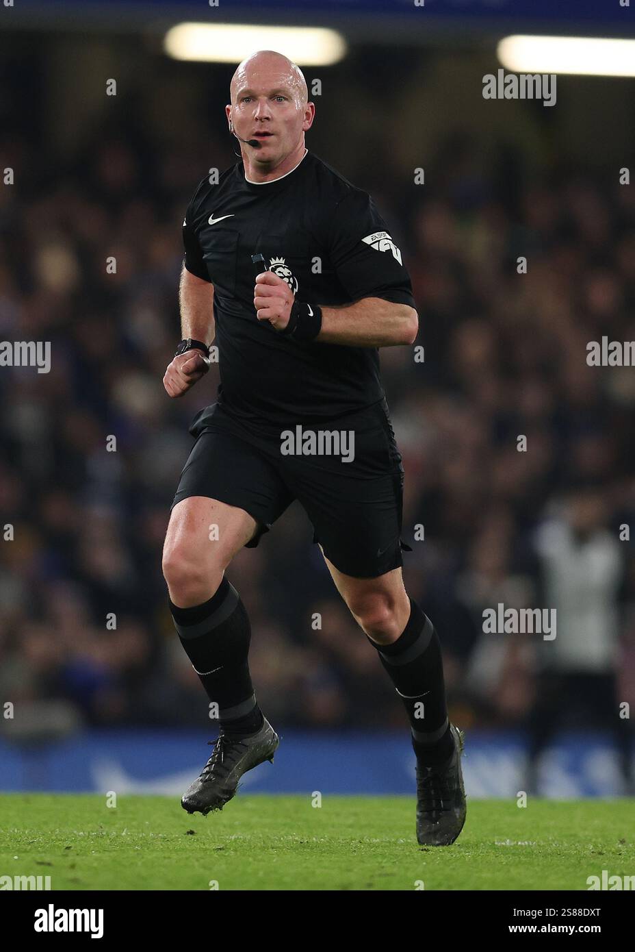 London, UK. 20th Jan, 2025. Referee Simon Hooper during the Premier ...