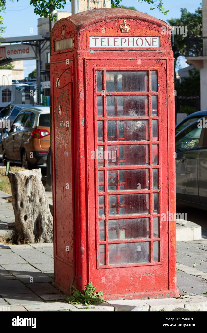Red phone booth 1926 hi-res stock photography and images - Alamy