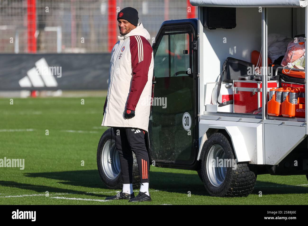Vincent Kompany (FC Bayern Muenchen, Cheftrainer) beim Training, GER ...
