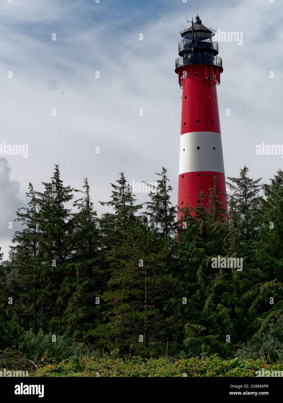 Hoernum lighthouse on a 16-meter-high dune, Sylt, Germany Stock Photo ...