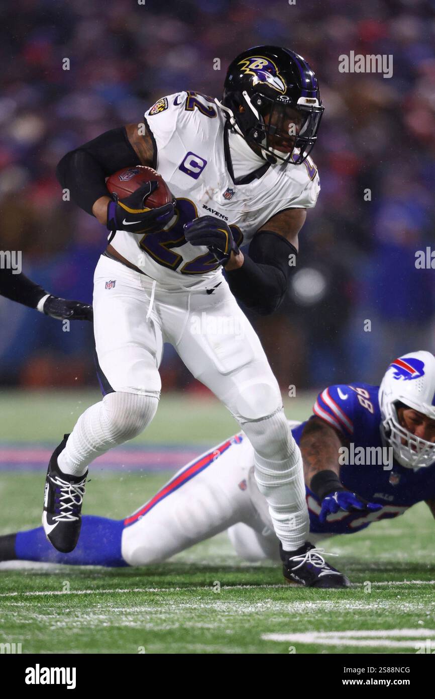 Baltimore Ravens running back Derrick Henry (22) carries the ball ...