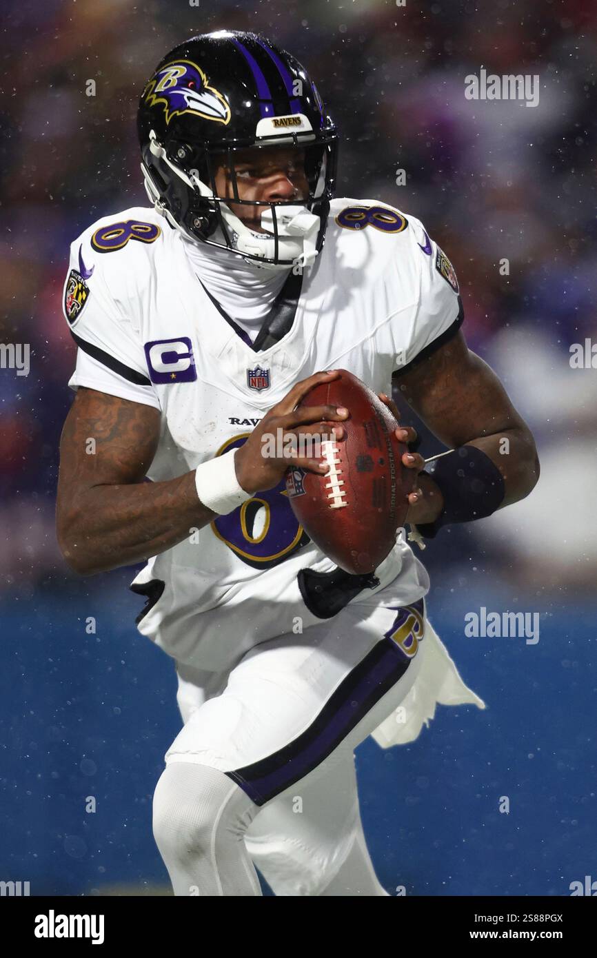 Baltimore Ravens quarterback Lamar Jackson (8) looks to pass the ball ...