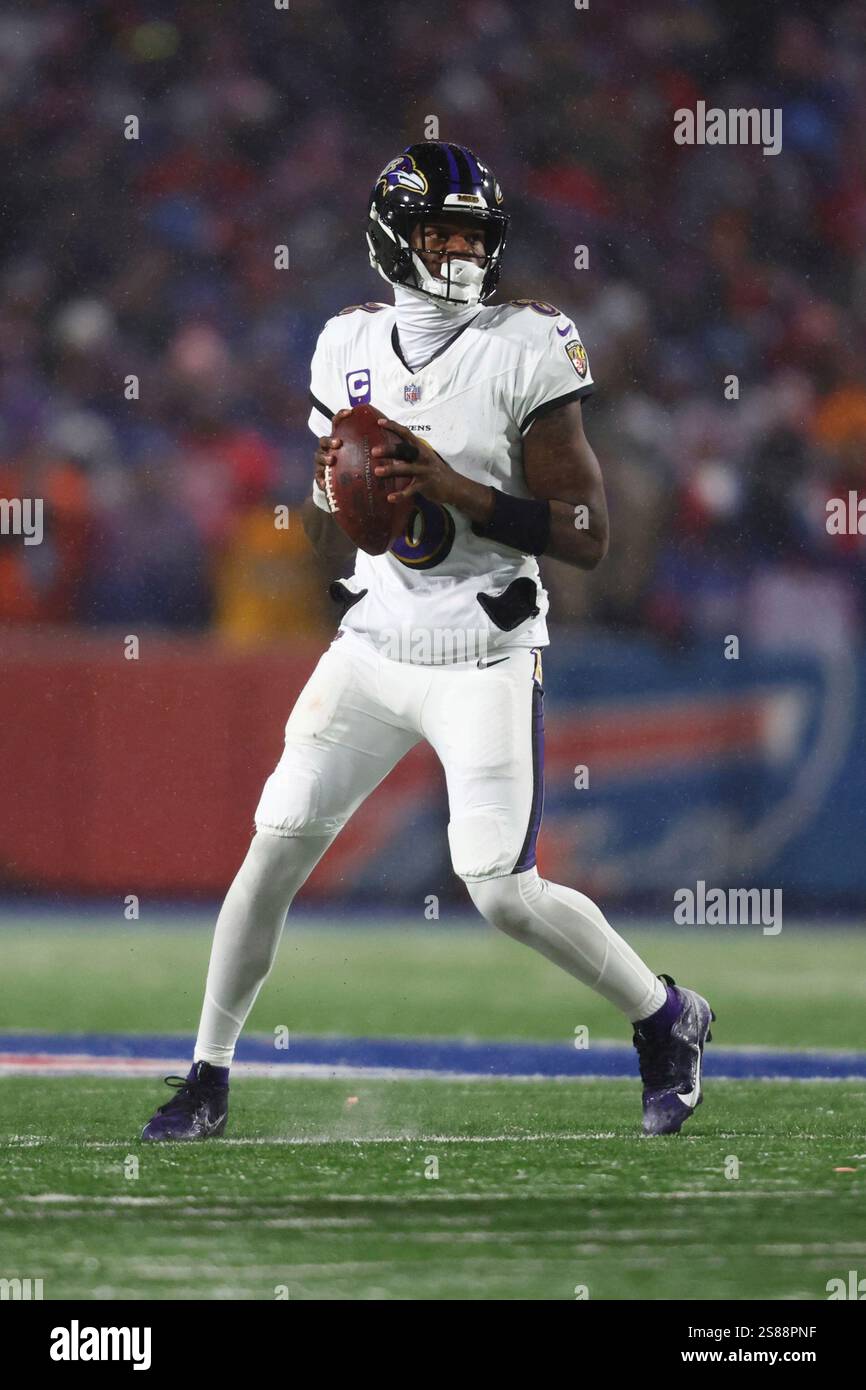 Baltimore Ravens quarterback Lamar Jackson (8) looks to pass the ball ...
