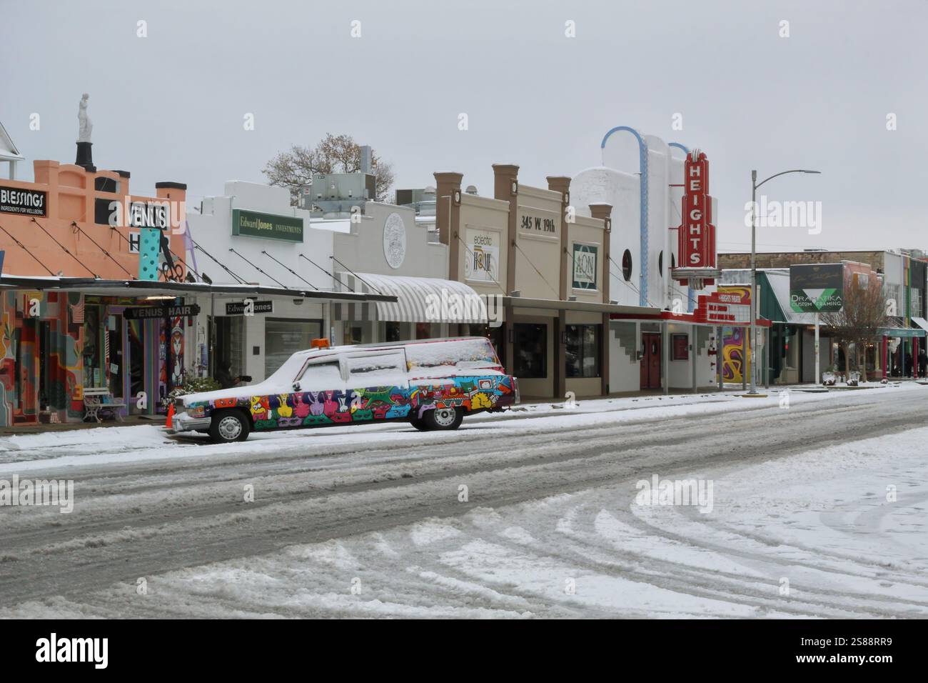 Houston, Texas, USA - January 21 2025: Snow in Houston Heights ...
