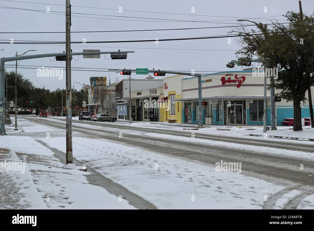 Houston, Texas, USA - January 21 2025: Snow in Houston Heights ...