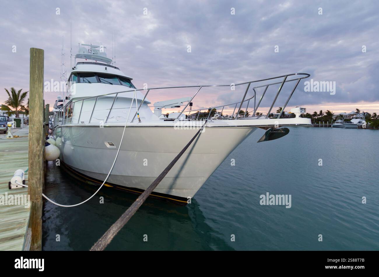 Turtle Cove pier and yatch marina. Turks & Caicos Islands at the ...
