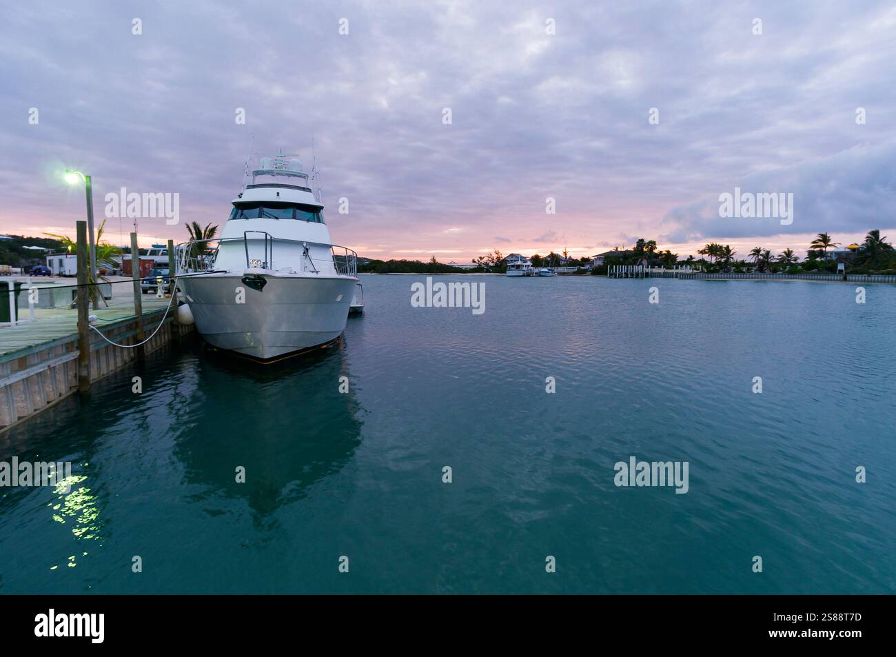 Turtle Cove pier and yatch marina. Turks & Caicos Islands at the ...