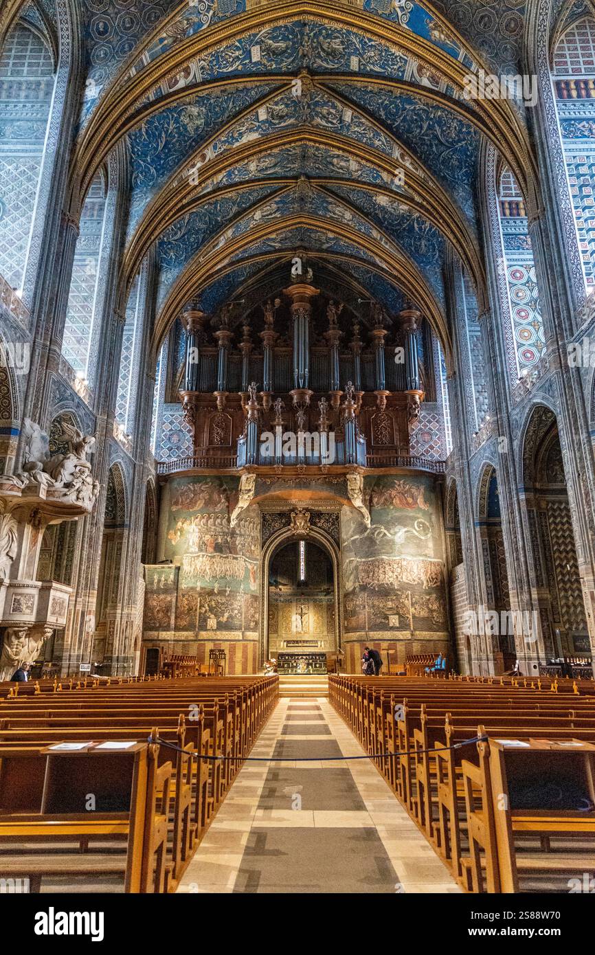 Stunning interior view of Sainte-Cecile Cathedral in Albi, Occitanie ...
