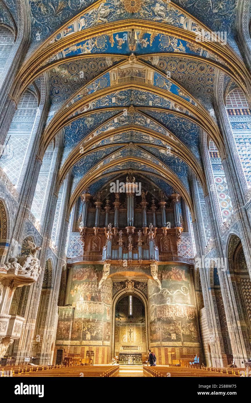 Stunning interior view of Sainte-Cecile Cathedral in Albi, Occitanie ...