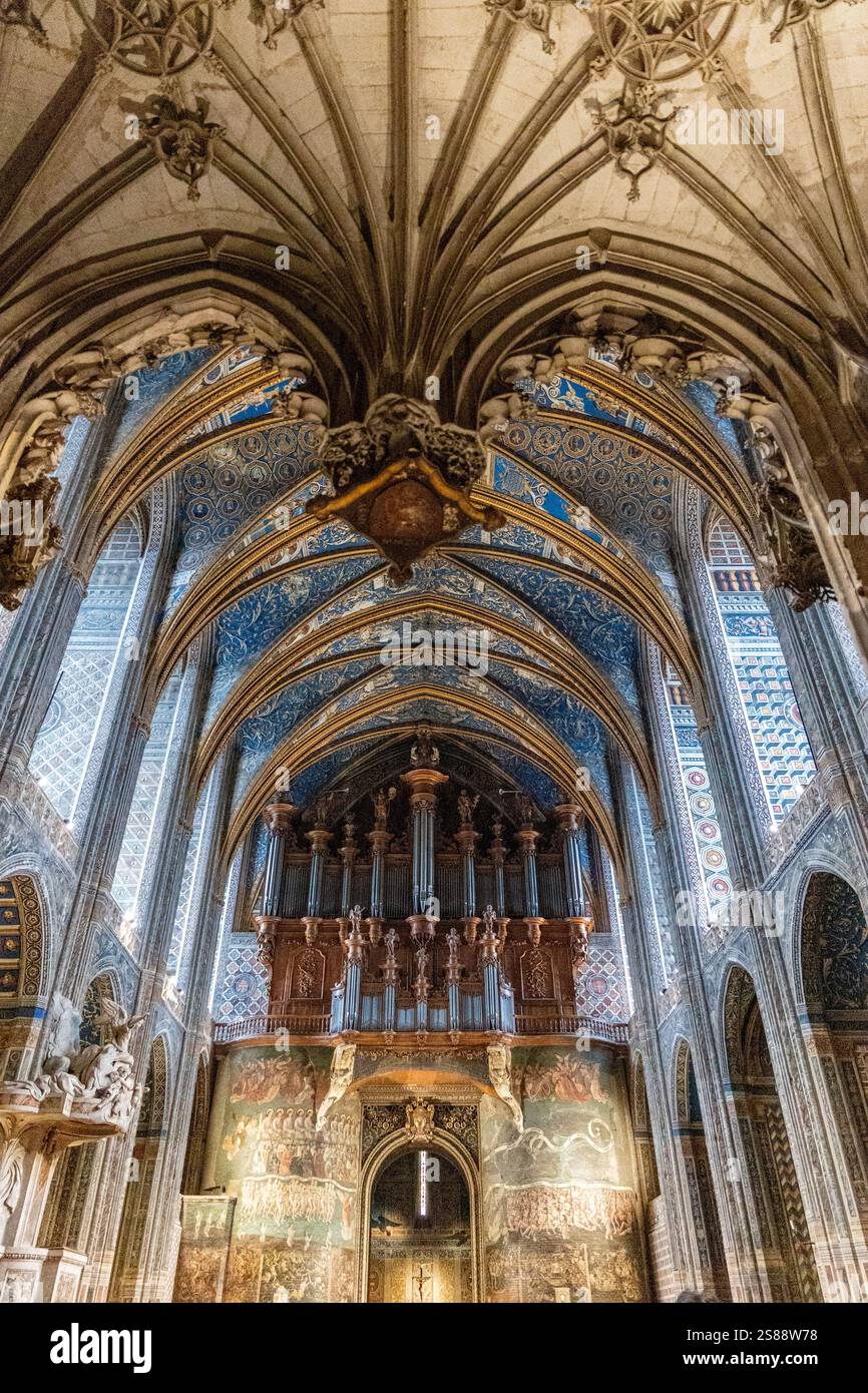 Stunning interior view of Sainte-Cecile Cathedral in Albi, Occitanie ...