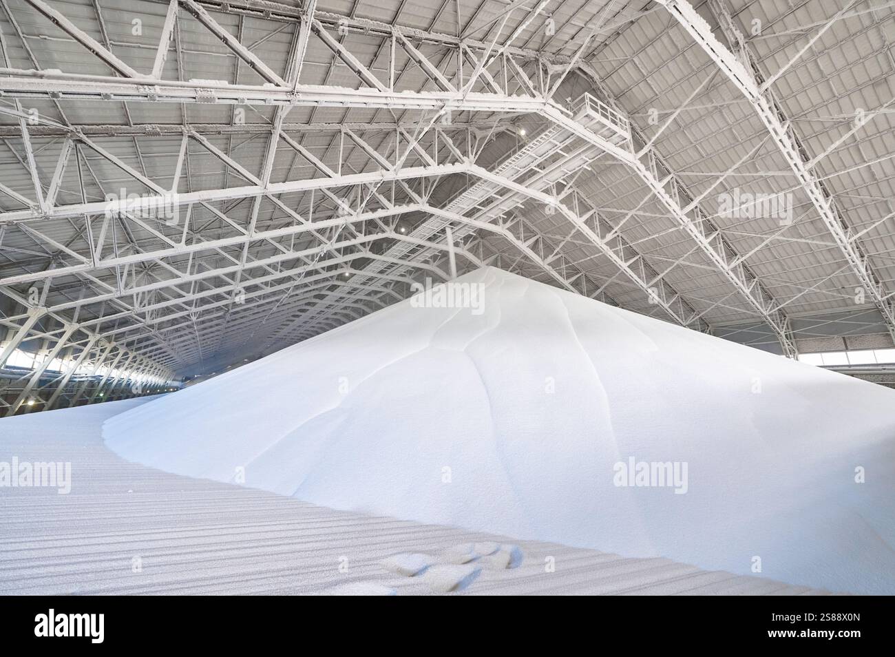 Large warehouse filled bulk hi-res stock photography and images - Alamy