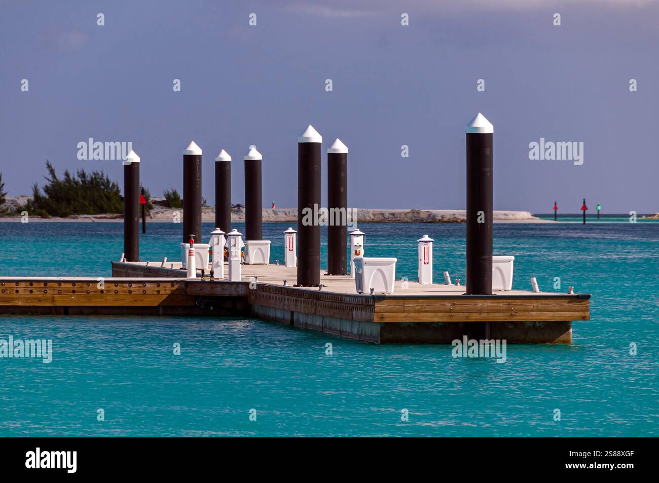 Turtle Cove pier and yatch marina. Turks & Caicos Islands at the ...