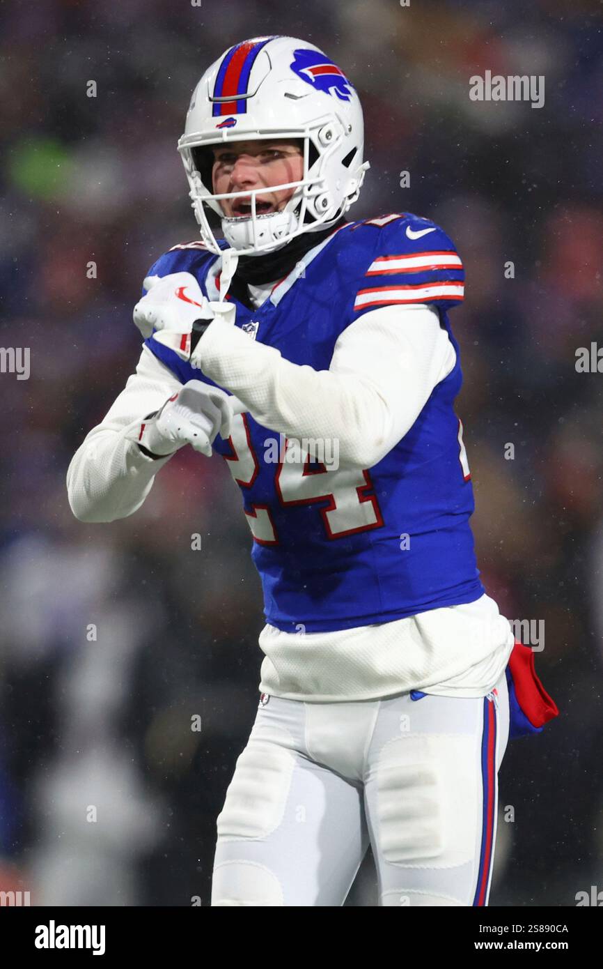Buffalo Bills safety Cole Bishop (24) calls a play during the second ...