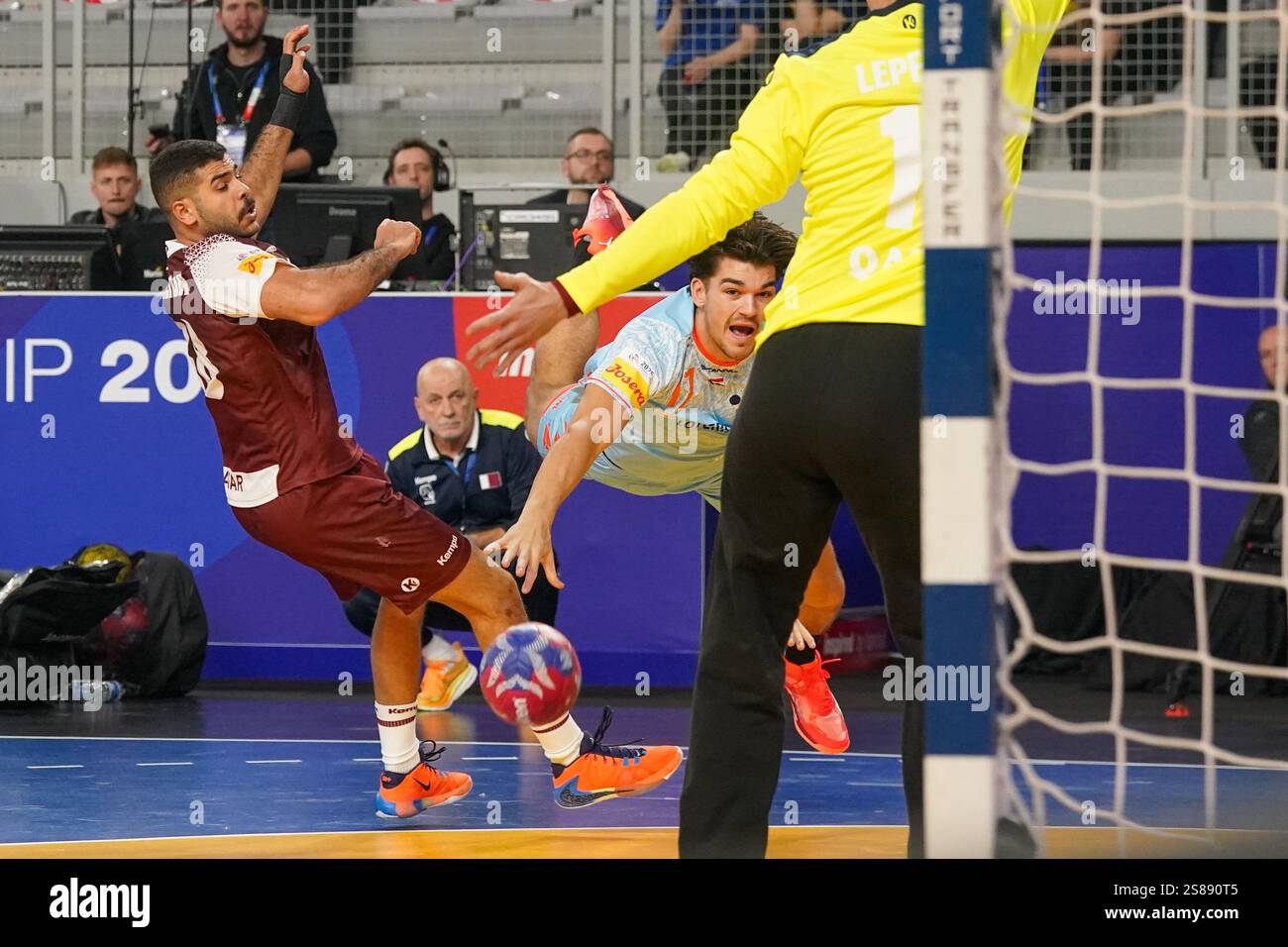 Varazdin, Croatia. 21st Jan, 2025. VARAZDIN, CROATIA - JANUARY 21: Kaj Geenen of The Netherlands ...