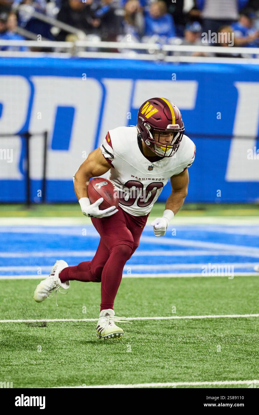 Washington Commanders running back Austin Ekeler (30) warms up against ...