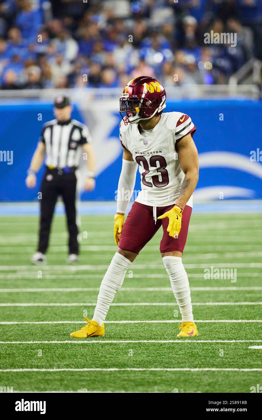 Washington Commanders cornerback Marshon Lattimore (23) pursues a play ...