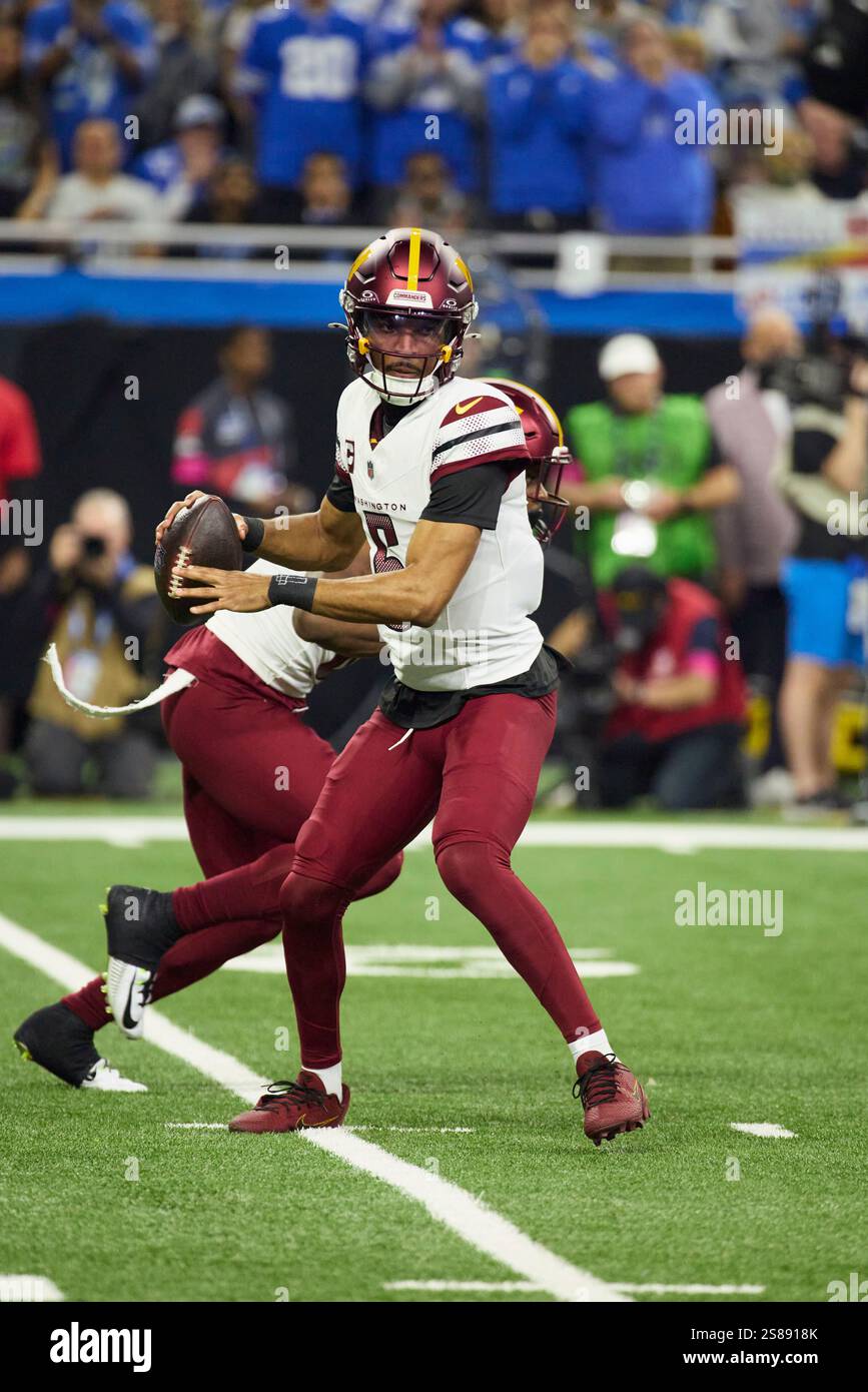 Washington Commanders quarterback Jayden Daniels (5) passes against the ...