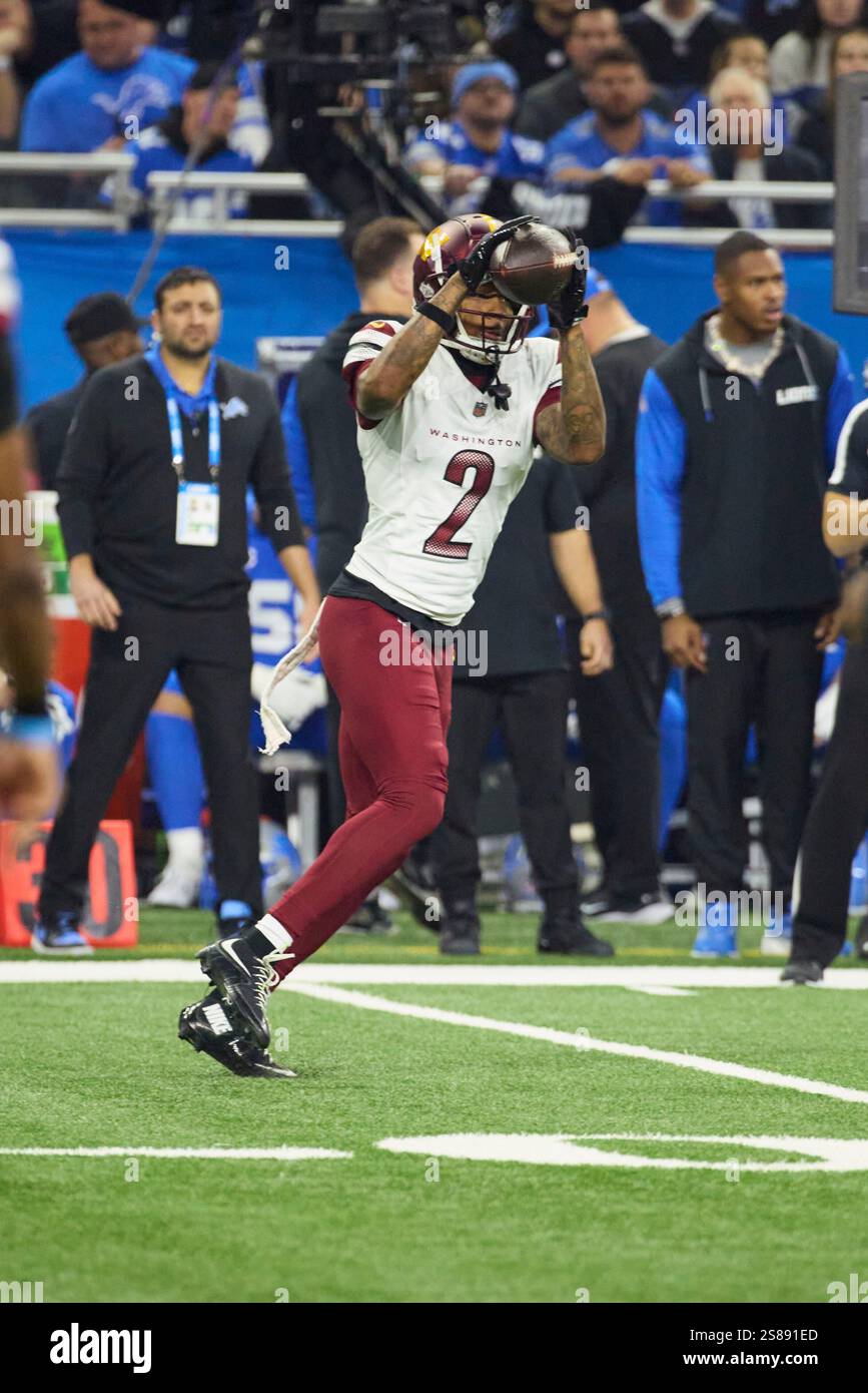 Detroit Lions quarterback Hendon Hooker (2) makes a reception against ...