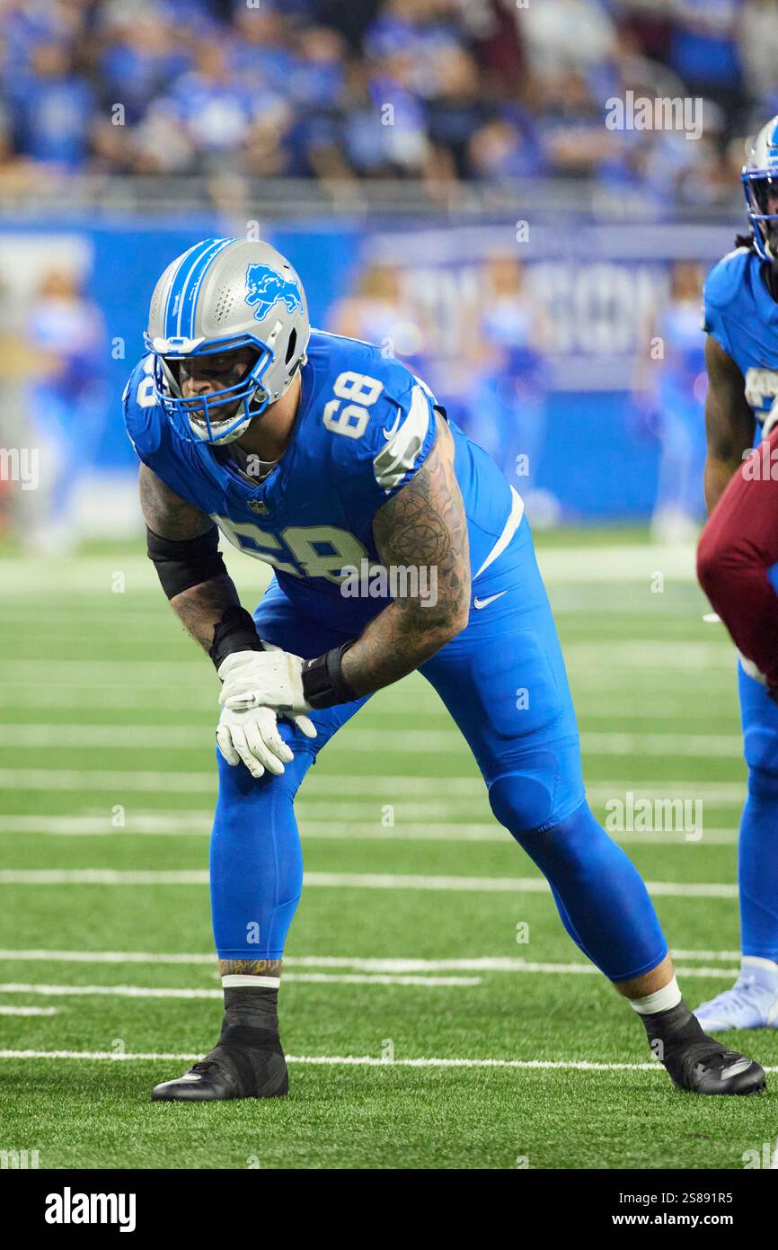 Detroit Lions offensive tackle Taylor Decker (68) gets set on offense ...