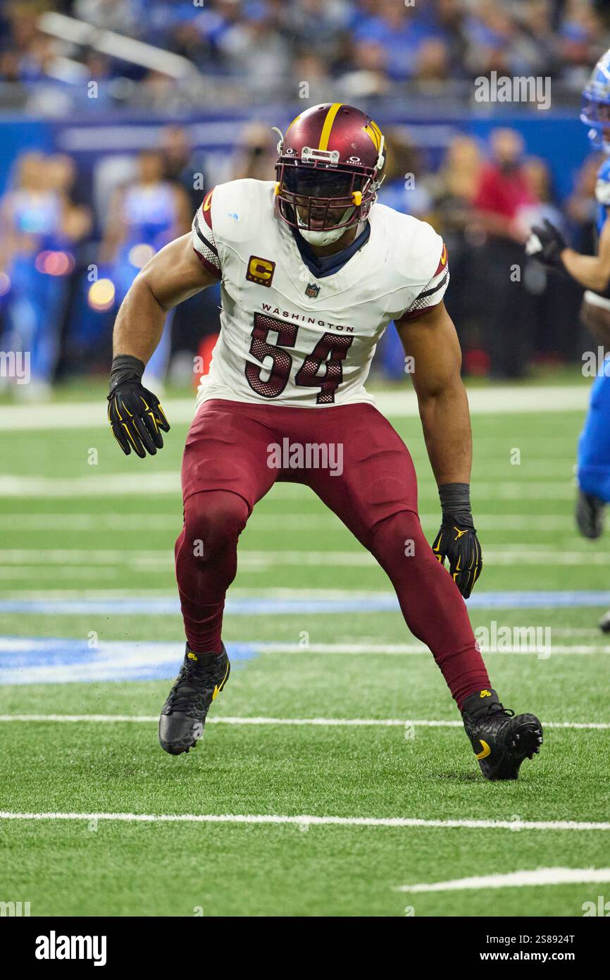 Washington Commanders linebacker Bobby Wagner (54) pursues a play on ...