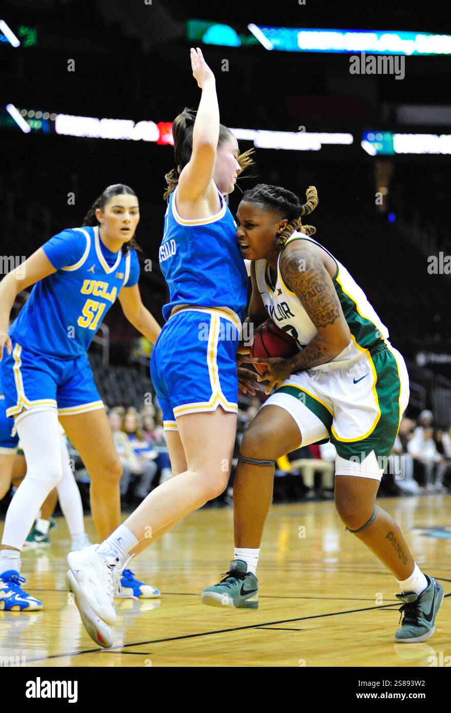 Newark, USA. 20th Jan, 2025. Baylor's Yaya Felder drives the lane (2 ...