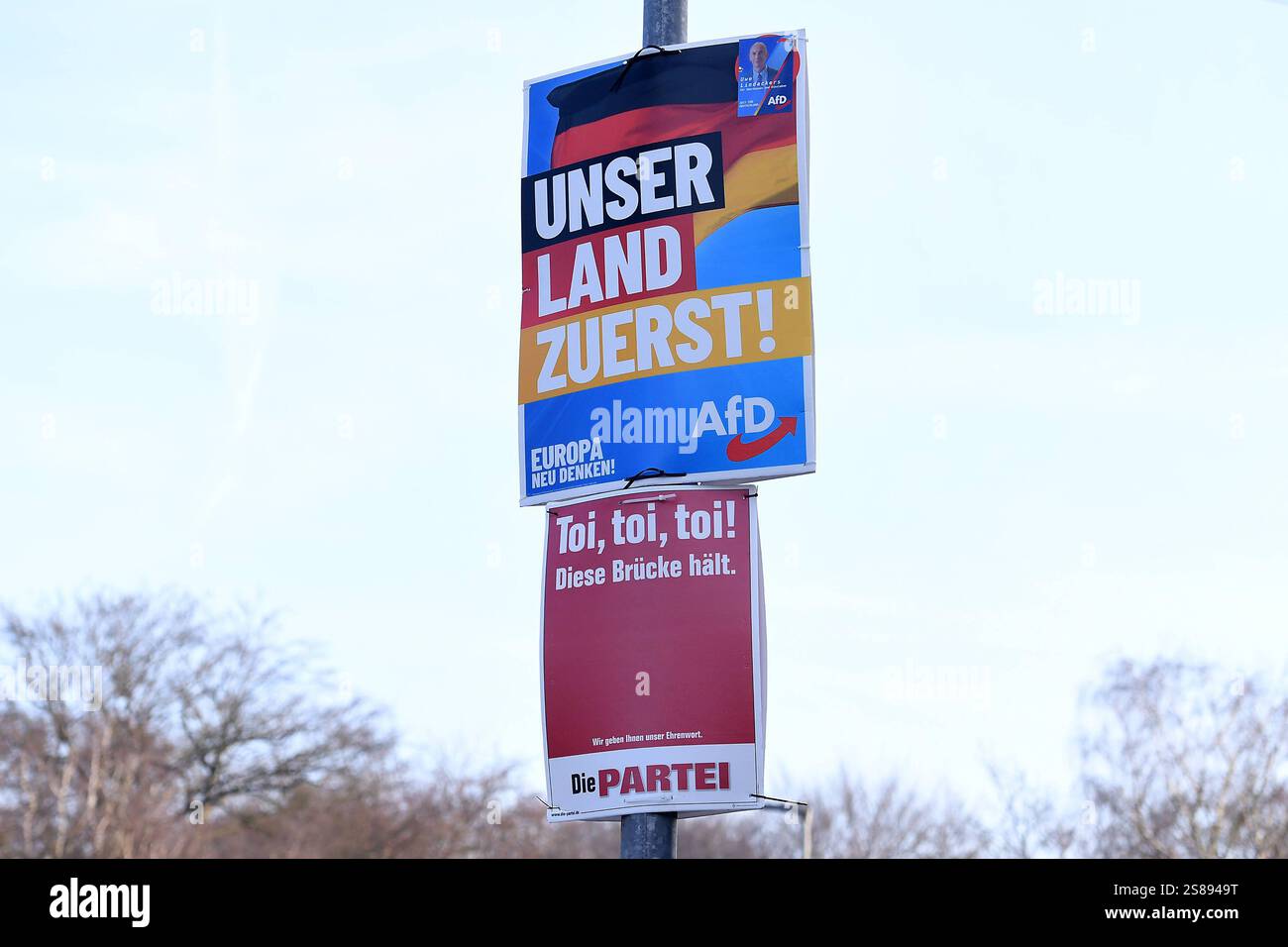 Wahlplakate - Bundestagswahl 2025 am 21.01.2025 in Oberhausen Oben: Ein ...