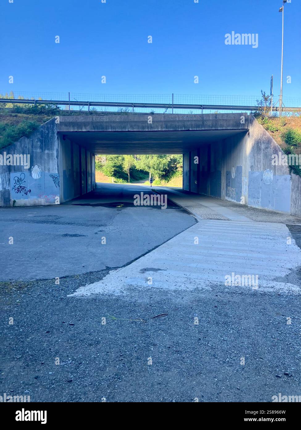 Building a motorway smartphone stock photos and images - Alamy