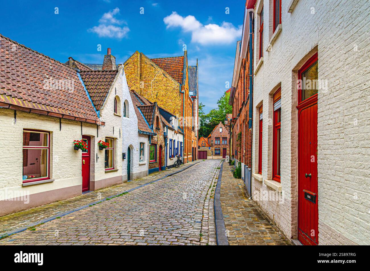 Bruges old town quarter medieval district, empty narrow cobblestone ...