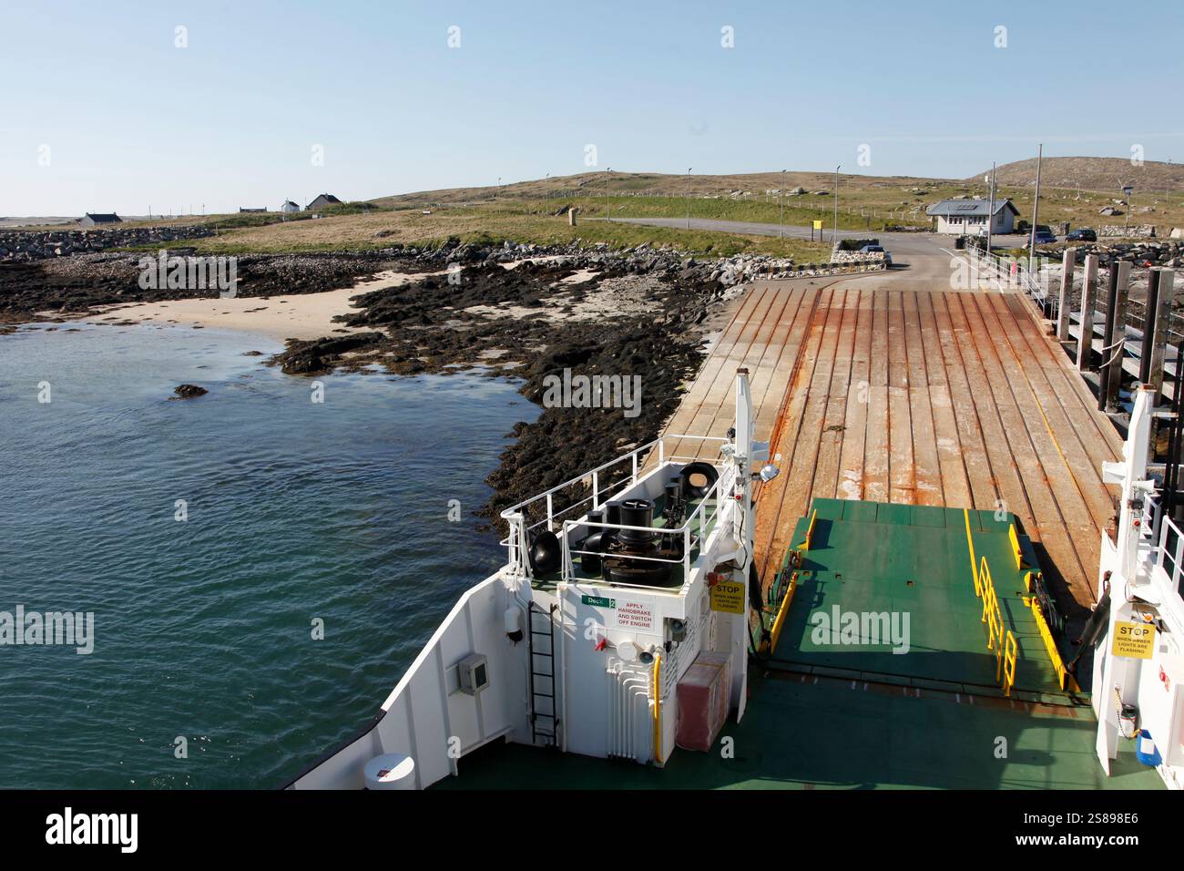 Berneray Ferry pier Stock Photo - Alamy