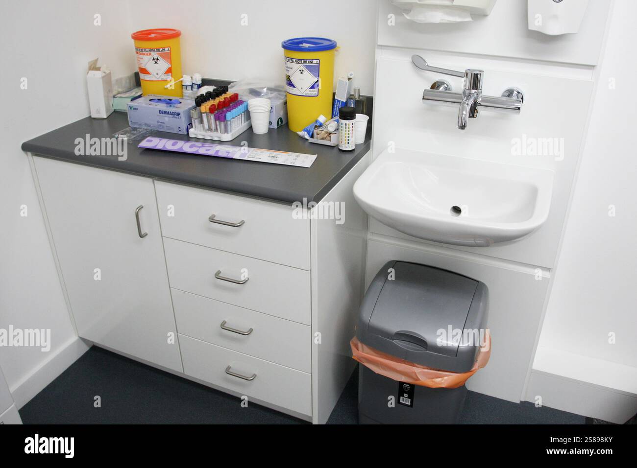HAI Scribe infection control compliant sink station and vaccination kit ...