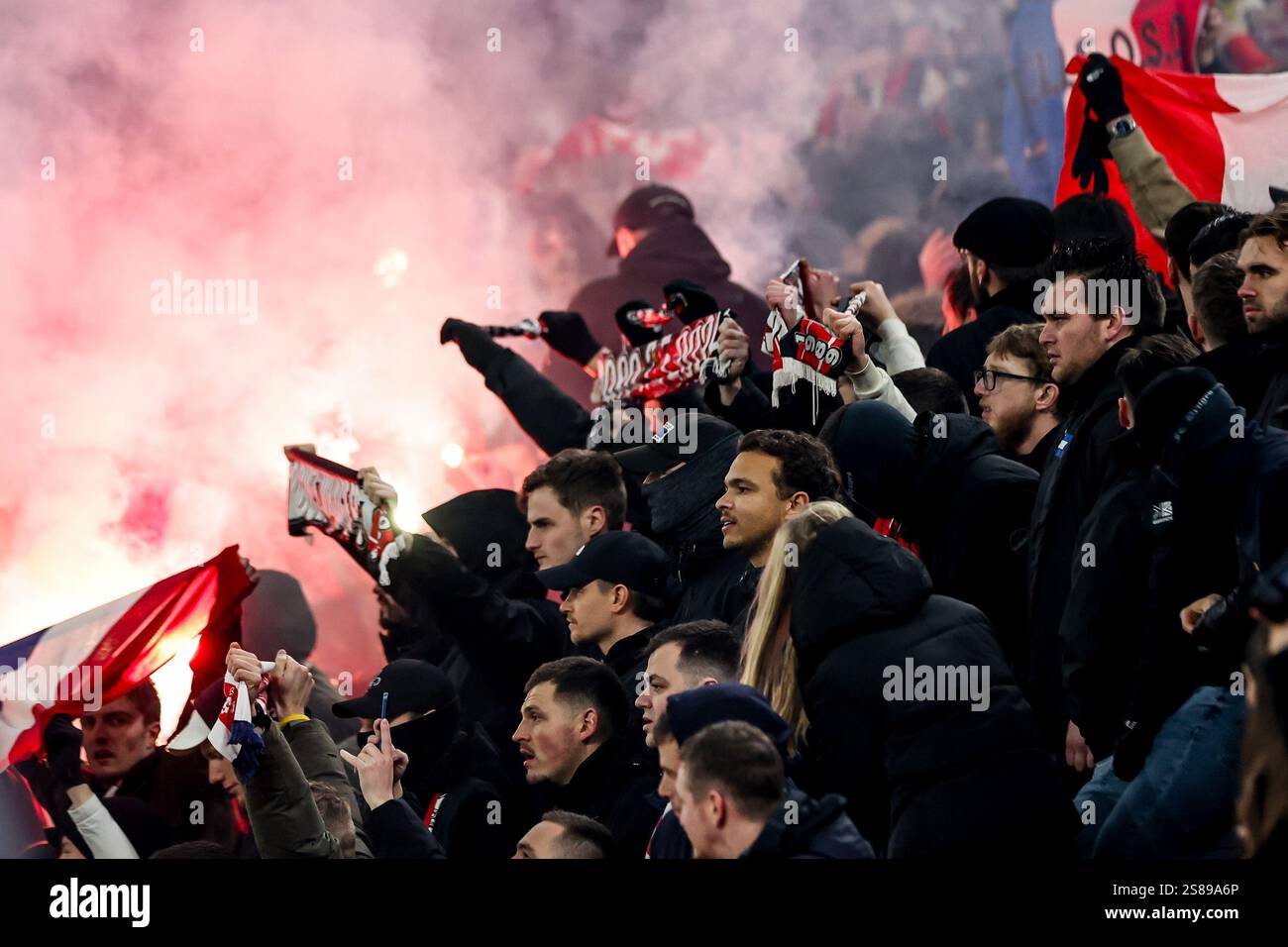 Anfield crowd 2025 hi-res stock photography and images - Alamy