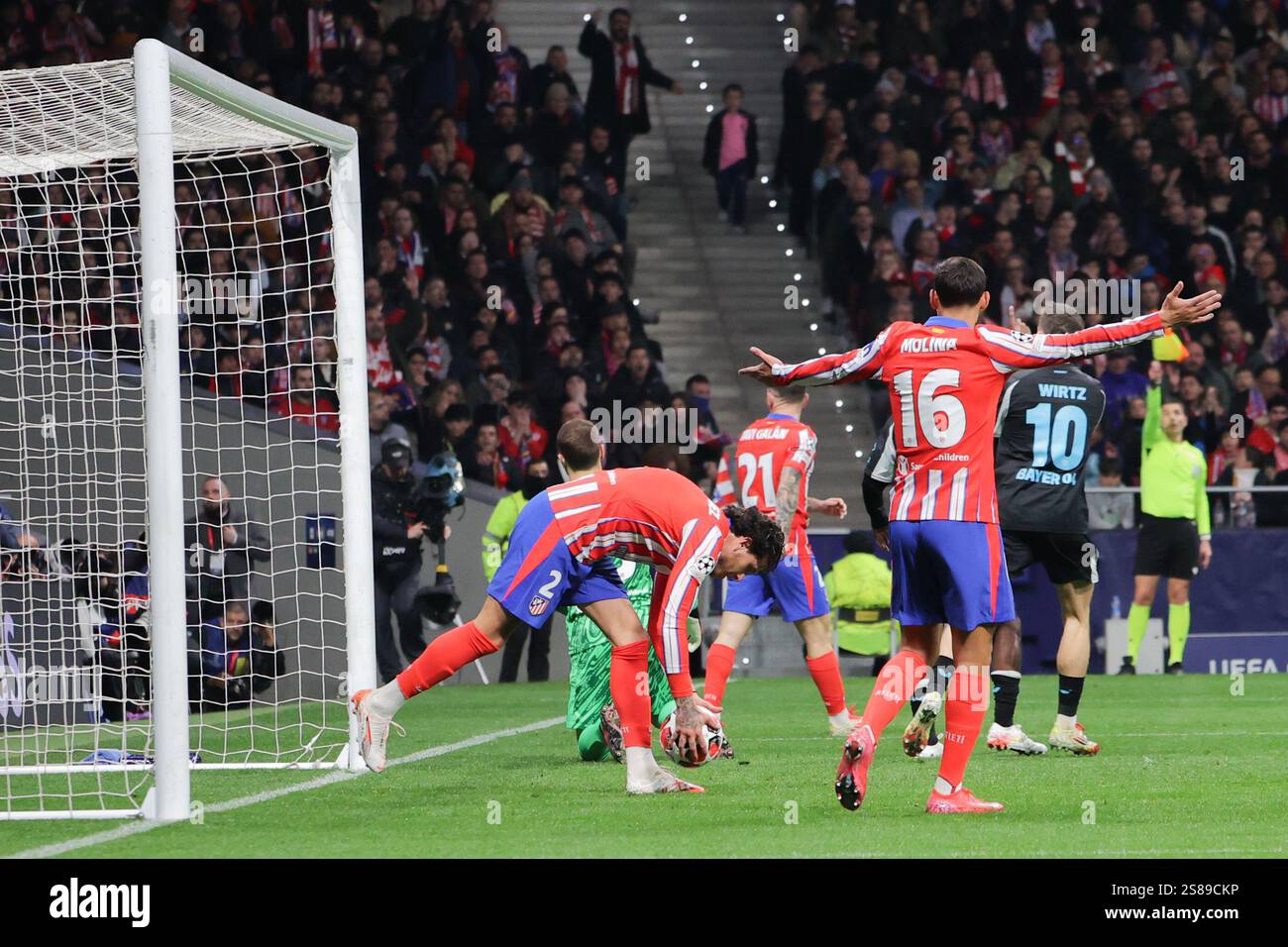 Madrid, Spain. 21st Jan, 2025. Soccer: Champions League, Atletico ...